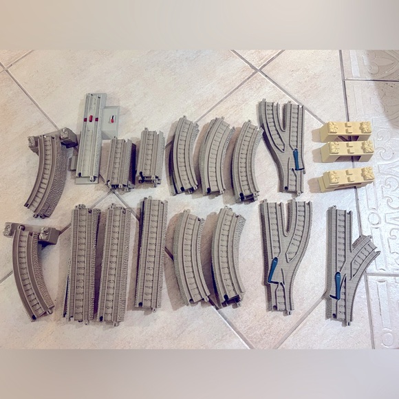 Thomas & Friends | Toys | Thomas The Train Tracks 42 Pcs Directional ...